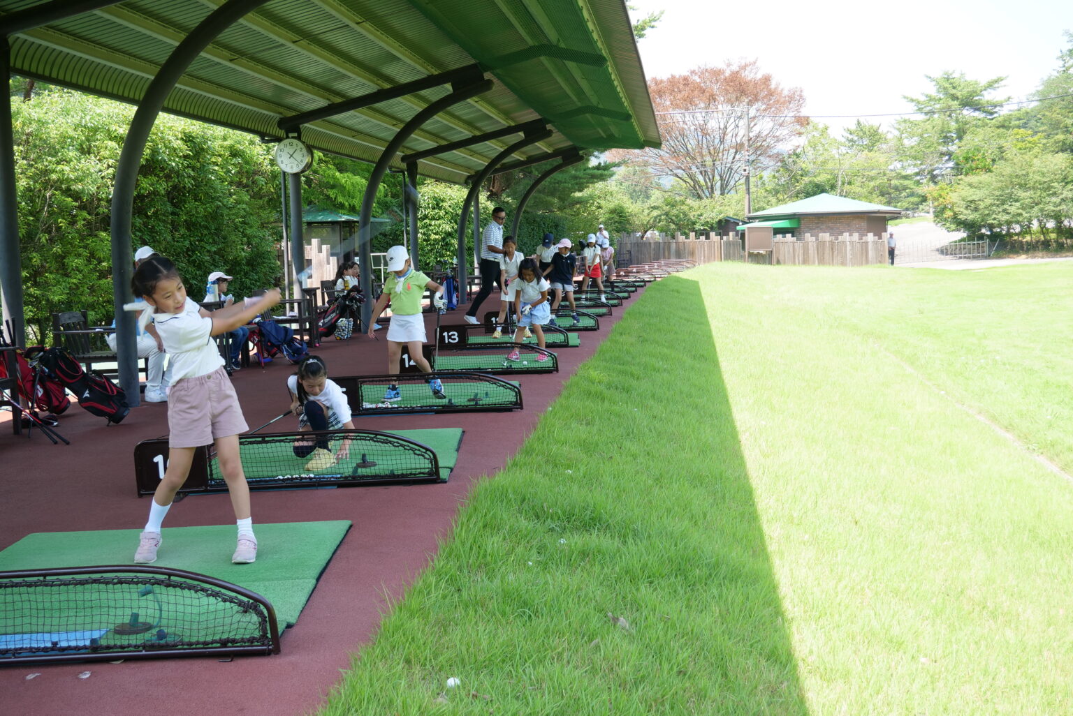 夏休みジュニアゴルフスクール2023 - 公益事業 - 芦屋カンツリー倶楽部